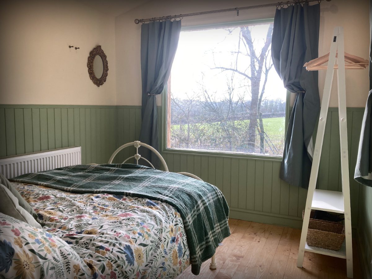The Scrumpy Hut: Unique self-catering property in Herefordshire : Ty ...